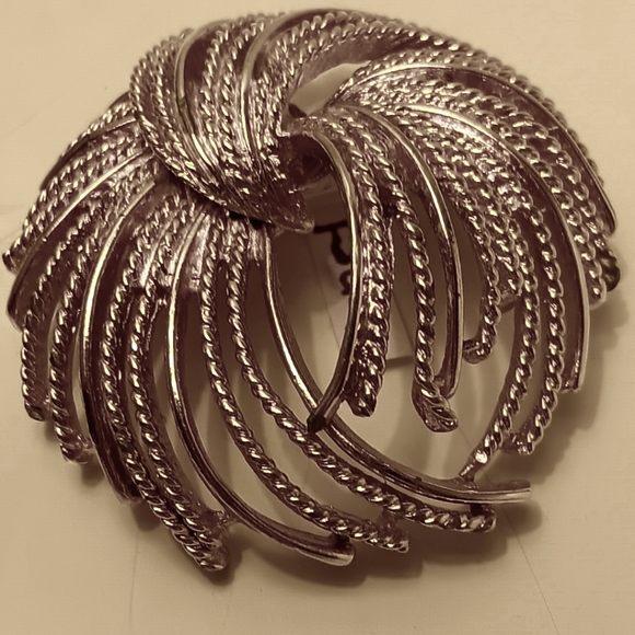 Monet | Jewelry | Brooch Pin Monet Signed Goldtone Vintage Firework ...